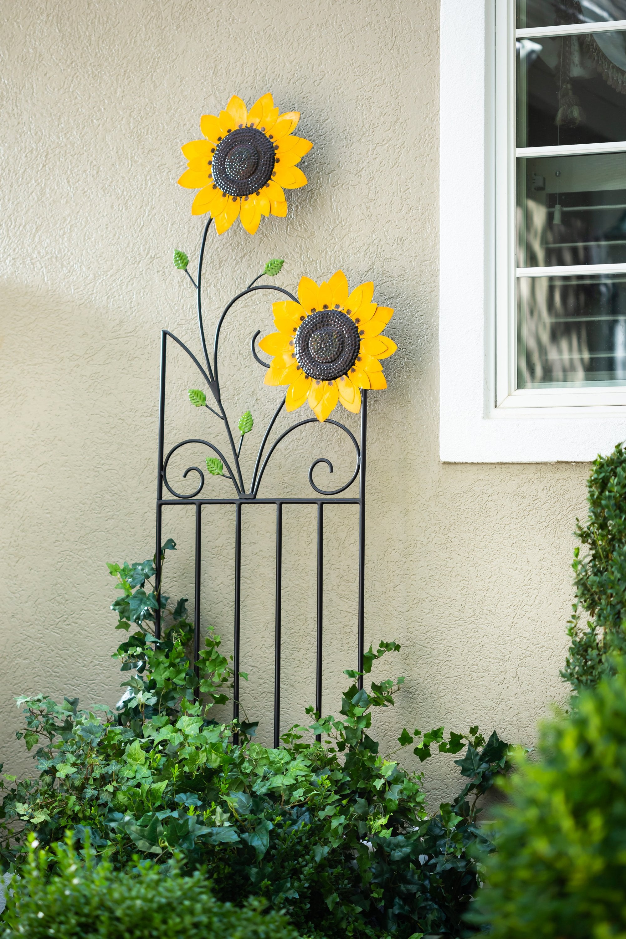 Evergreen Landscaping Details,72" Metal Sunflower Trellis,0x24x72 Inch